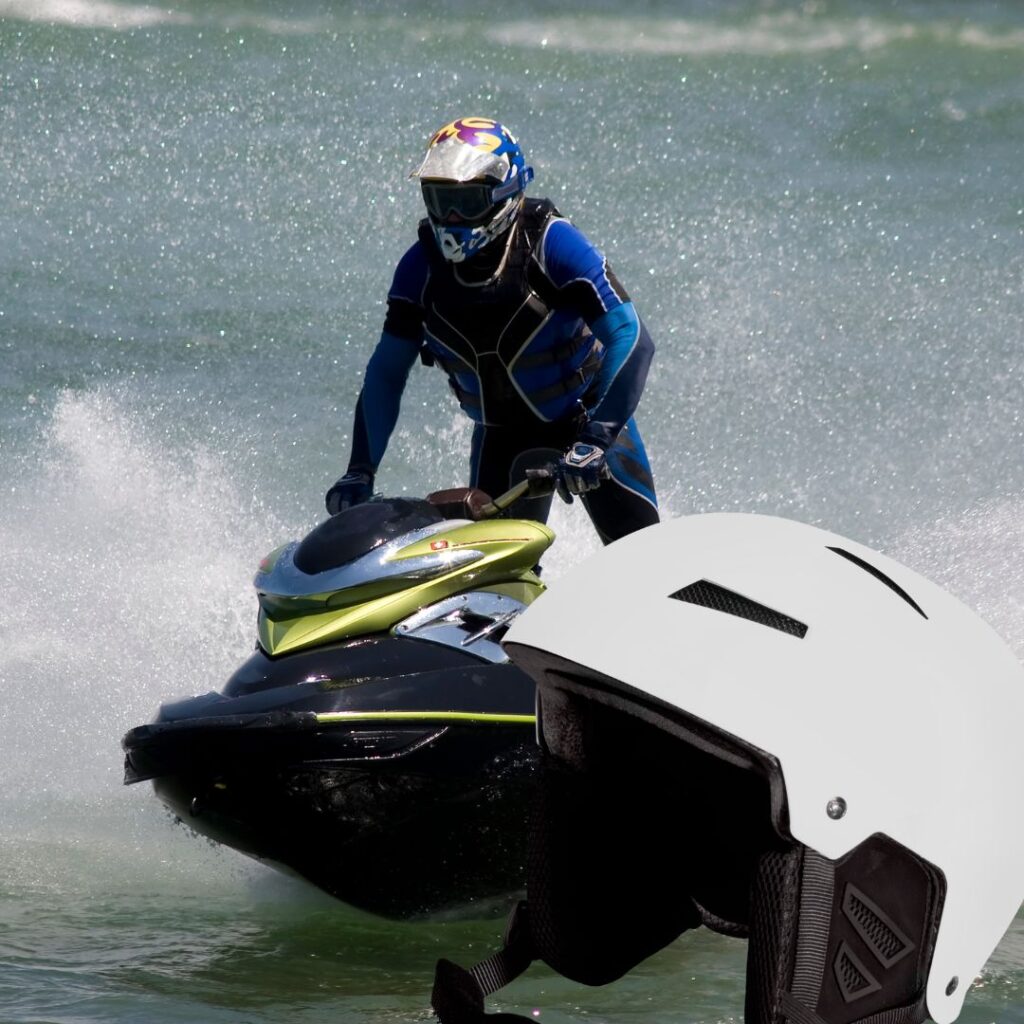 6 Best Boating Helmet – An Assurance for Smooth Ride to Safety and ...