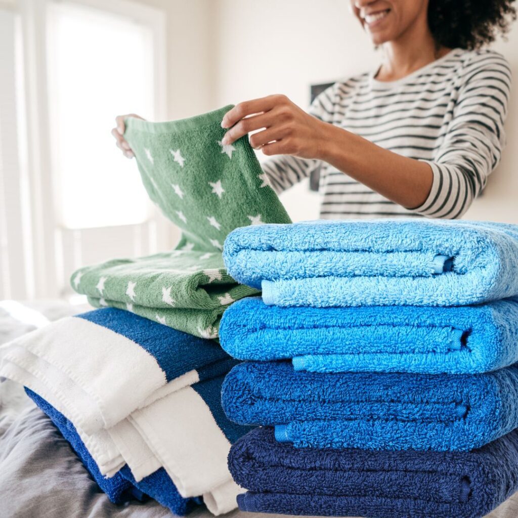 8 Best Beach Clips For Towels - Water Comfort