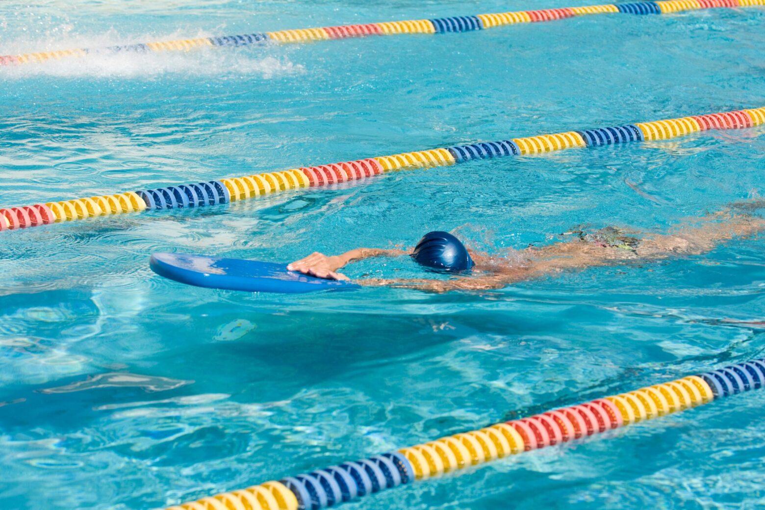 Swimming with a Kickboard to Lose Weight – A Complete Expert Guide ...