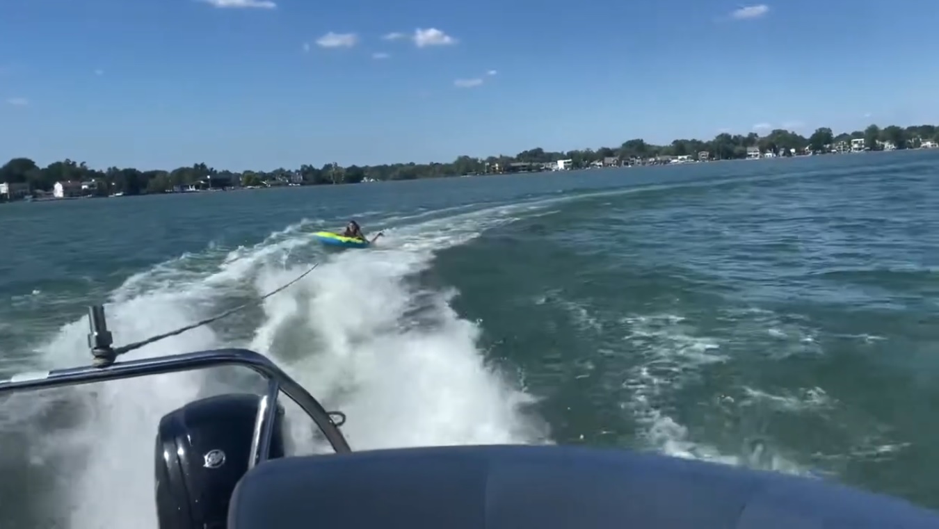 Can Pontoon Boat Pull Tubes – The Complete Expert’s Guide - Water Comfort